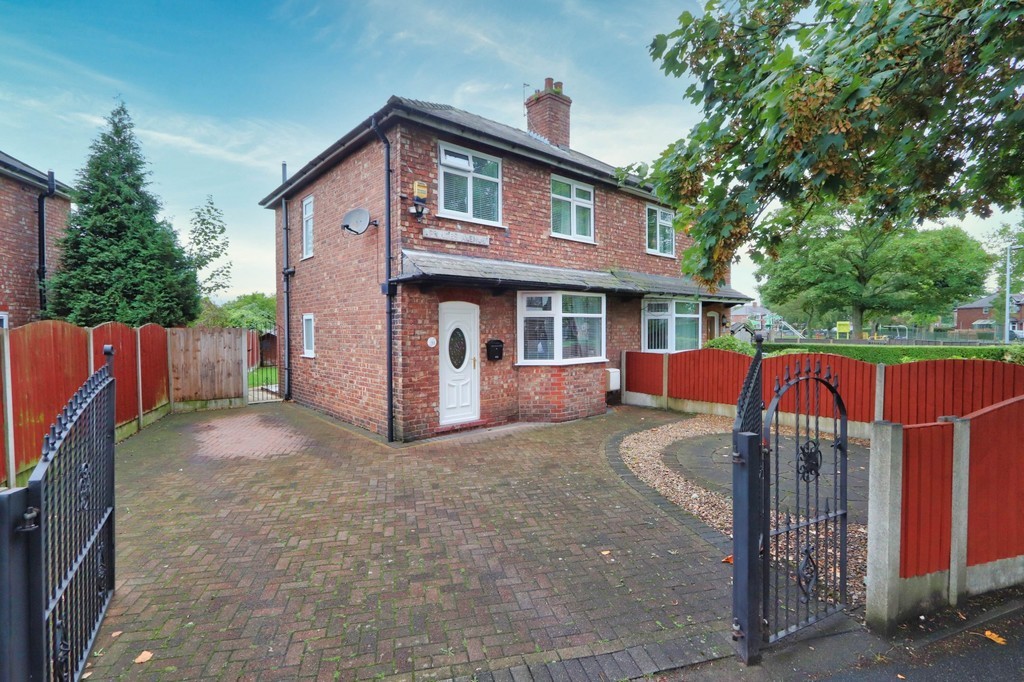 Princes Avenue, Irlam, 3 bedroom, Semi-Detached House